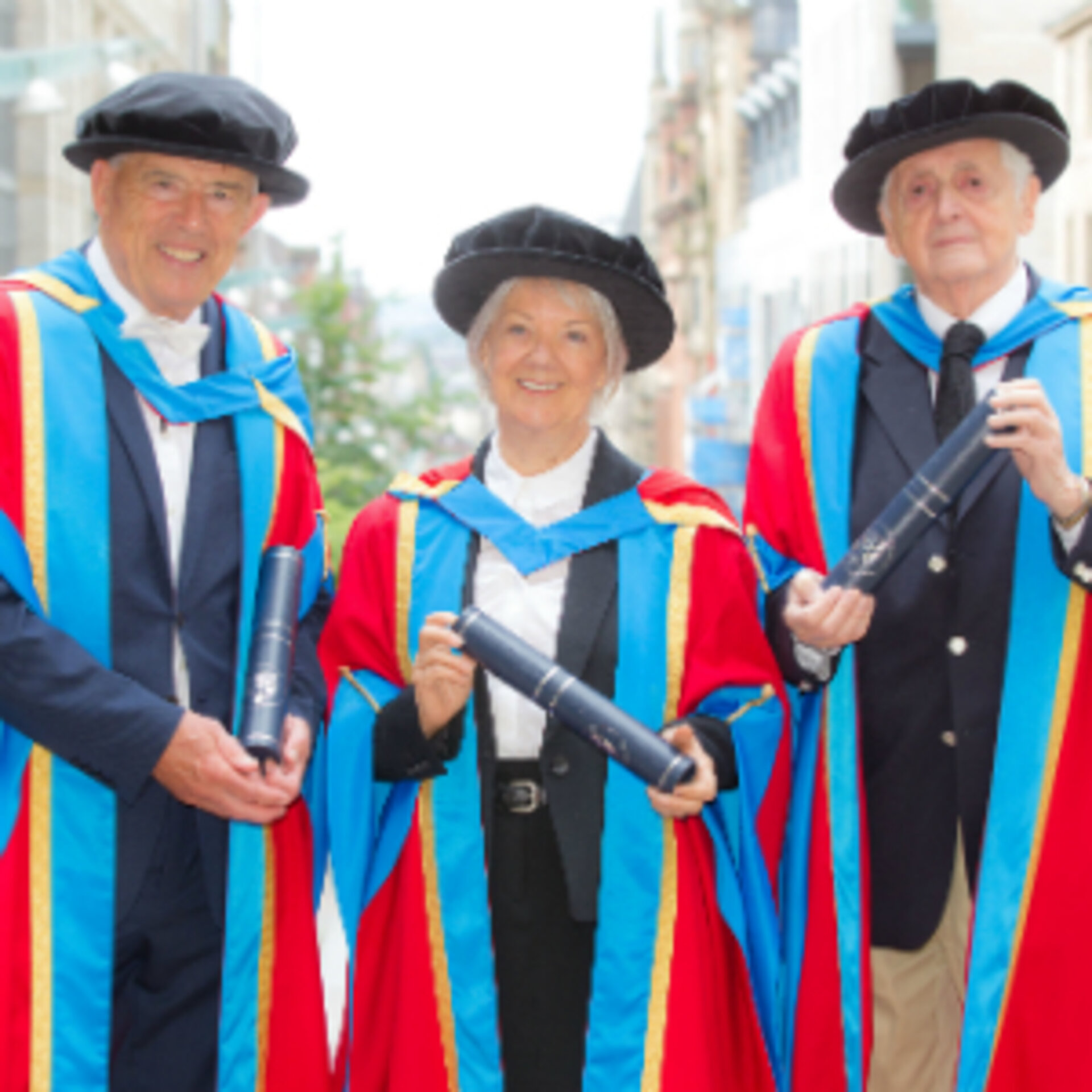 Special guests celebrate with graduates | Glasgow Caledonian University ...